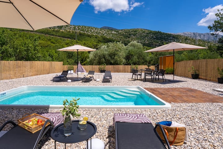 New! Villa Three Olives: A Perfect Family Retreat - Omiš