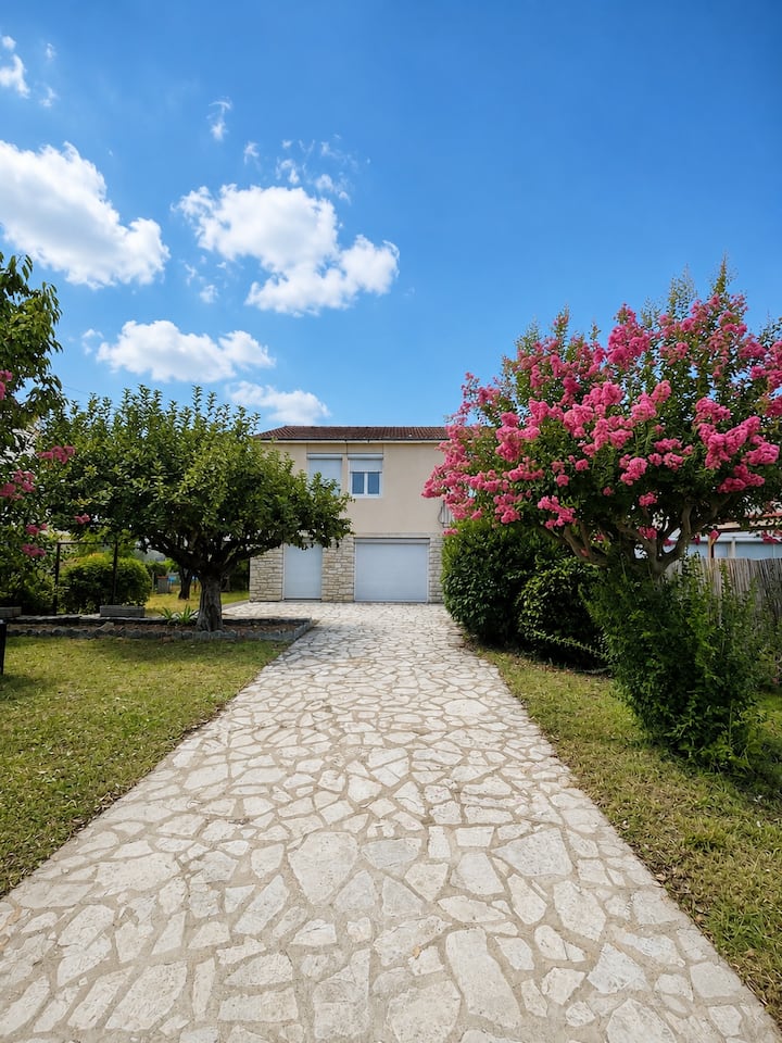 Maison Lumineuse Avec Grand Jardin Au Calme - Le Bugue