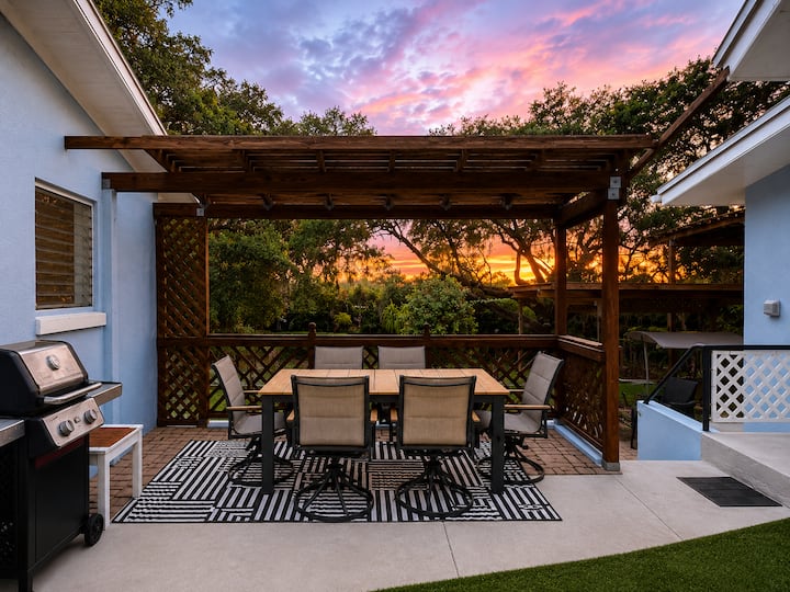 Charming Clermont Escape | Sleeps 8 | Near Disney - Clermont, FL