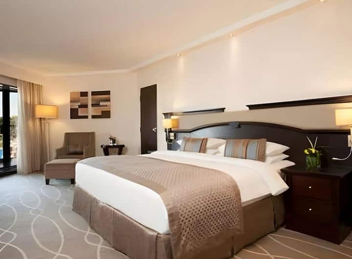 Oasis Deluxe King Or Twin Room Near Saharia Club - Al-Aïn