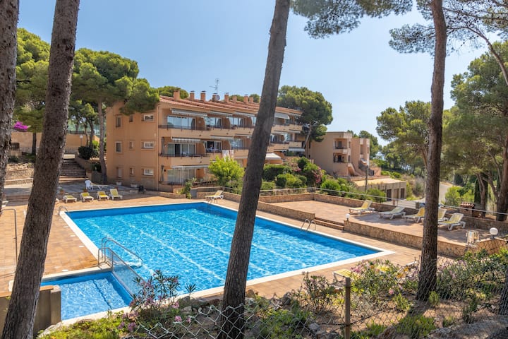 Aigua Xelida: Terraza, Piscina Y Cala - Palafrugell