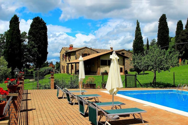 Porzione Di Casale 5678 Con Piscina Per 23 Persone - Volterra