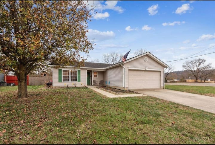 Your Home Away From Home | Spacious  Near Cincy - Harrison, OH