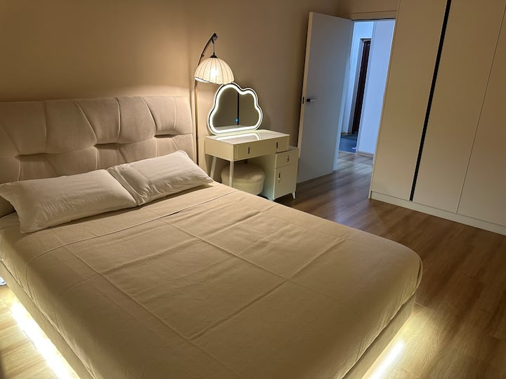 Central Stay Near Tumen Mall - China