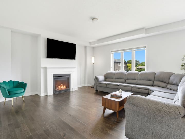 Modern 5br Home | Parking | Pingpong | Workplace - Port Dover