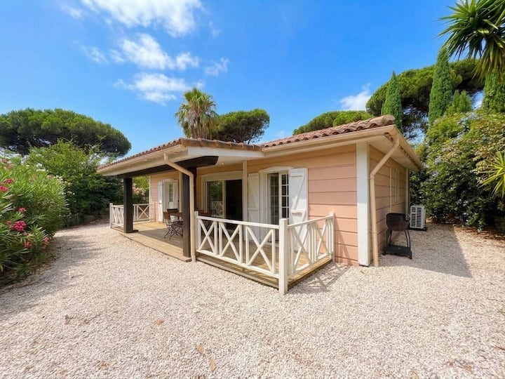 Maison Californienne Pour 8 Personnes Situé Dans U - Gassin