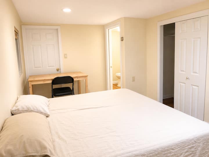 Mountain Escape: Cozy Room Near Lake Gregory - Crestline, CA