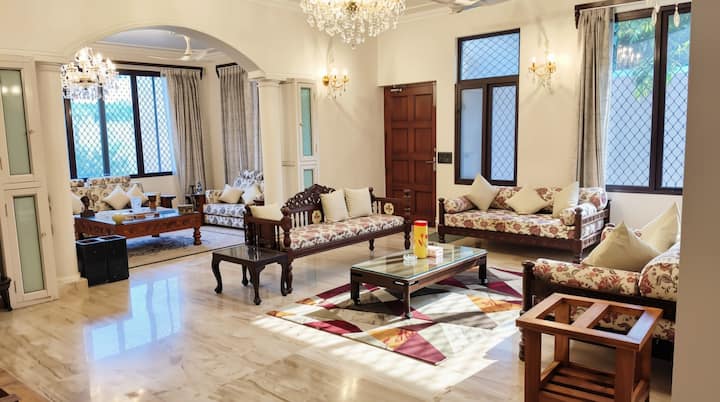 Upscale Party Place Ground Floor Saket Metro St. - Delhi