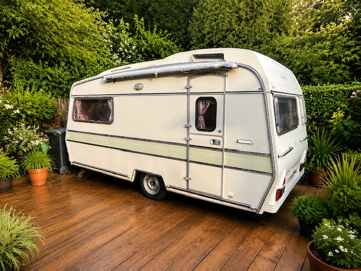 Vintage Caravan In Private Pretty Garden 'Betty' - Port Isaac