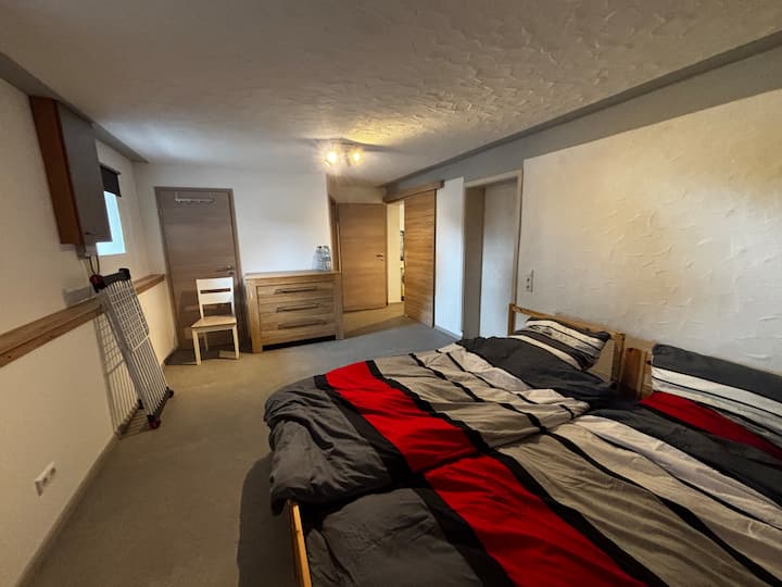 Einfache Kellerwohnung Für Längere Aufenthalte - Teningen