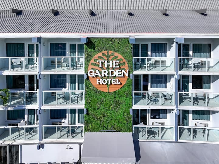 Walk To Lauderdale Beach + On-site Dining & Pool - Fort Lauderdale, FL