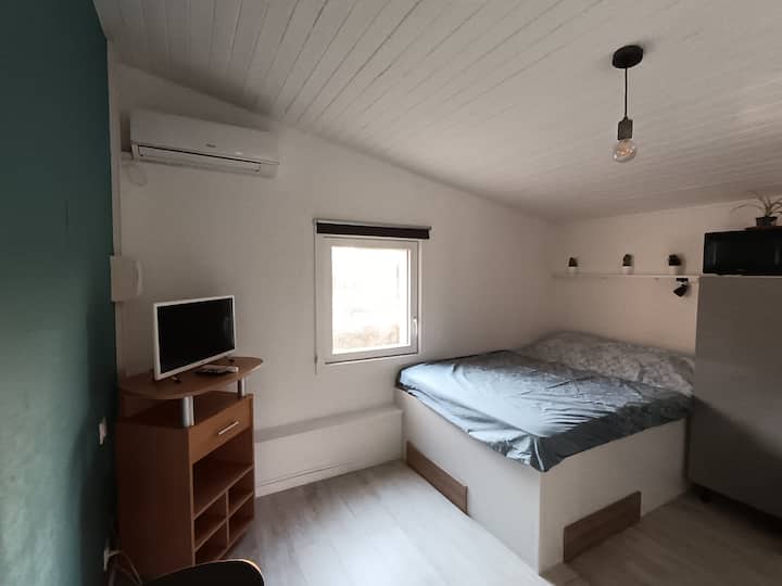 Chalet Indépendant Idéal Pour 2 Personnes - Gourdon