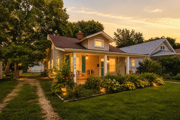 The Primrose Cottage | Pet Friendly, Private Yard! - Indianapolis, IN