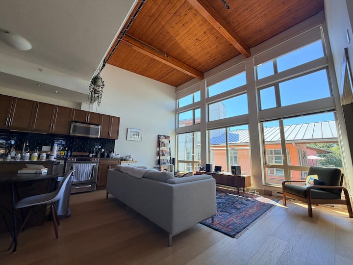 Cook St Village Top-floor Loft W/ Private Rooftop - Victoria