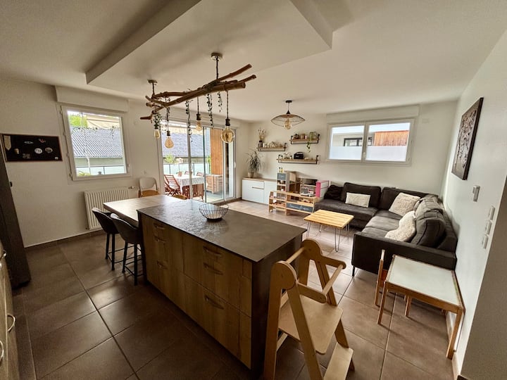 Appartement Lumineux Avec Terrasse, Annecy - Lac d'Annecy