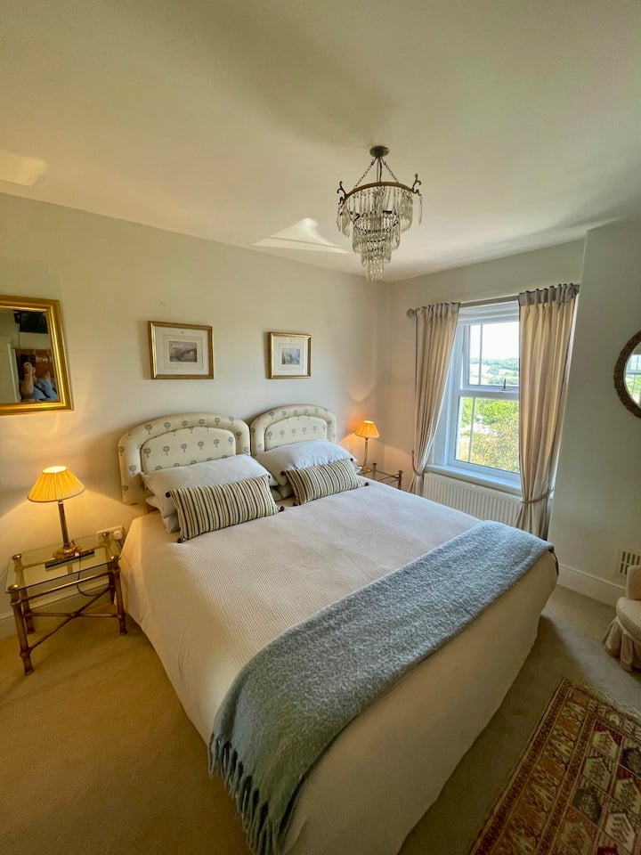 Sea Views, 5 Bed, Sleeps 10, Family/dog Friendly - Lyme Regis
