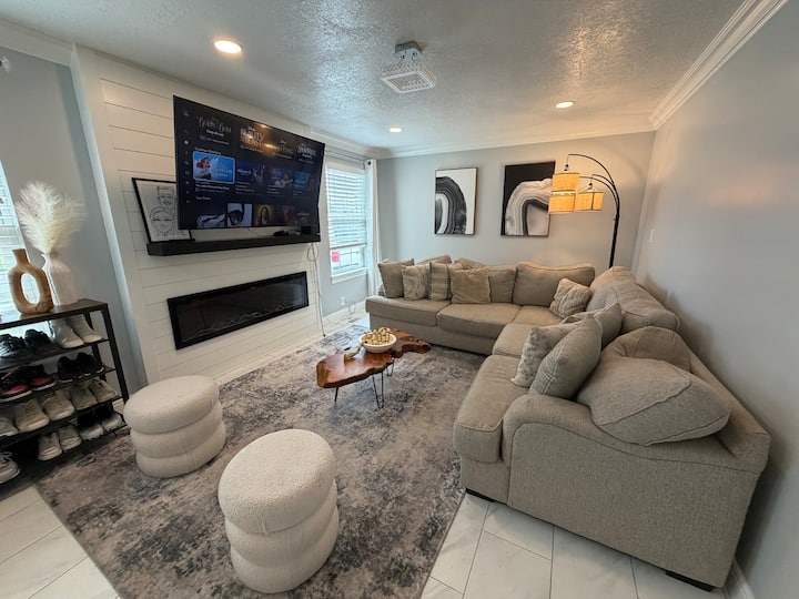 Modern Sandy Retreat Near Slc & Mountains - Sandy, UT