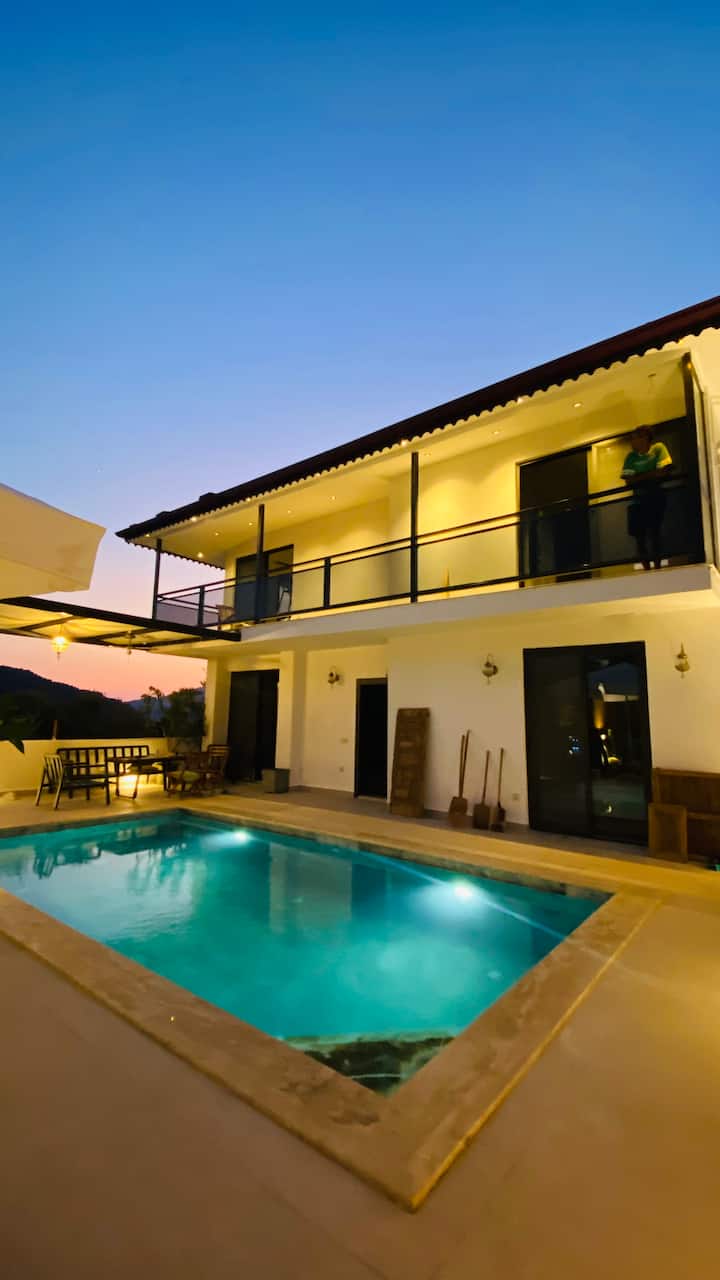 Kalkan'da Yepyeni Kaktüs Konseptli Modern Villa - Turkije
