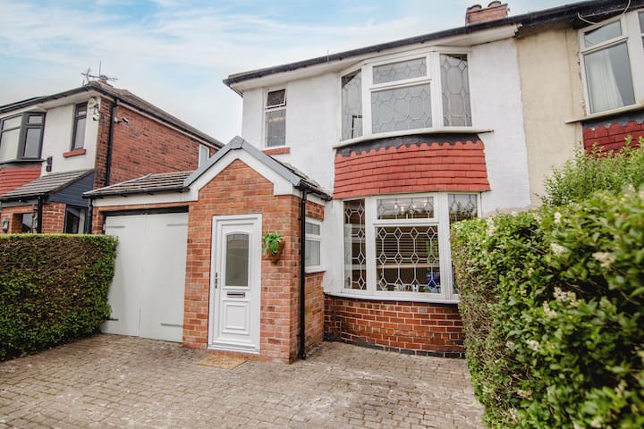 133 War Family & Group House | 3 Baths | Sleeps 12 - Cotswolds