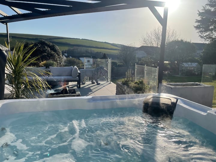 2 Bedroom Bungalow Hot Tub Sauna And Garden Pets - Newquay