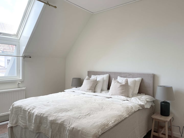 Charming Top Floor Apartment In Stockholm - Stockholm