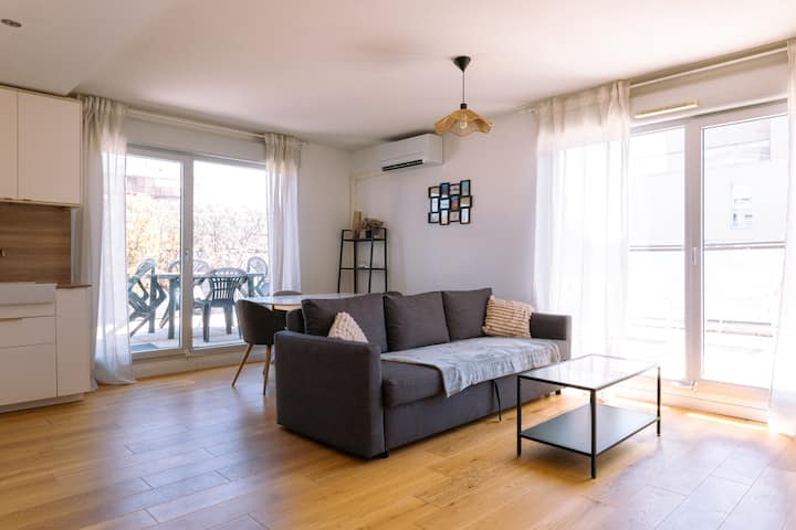 St Exupery - 2 Chambres - Climatisation - Terrasse - Villeurbanne