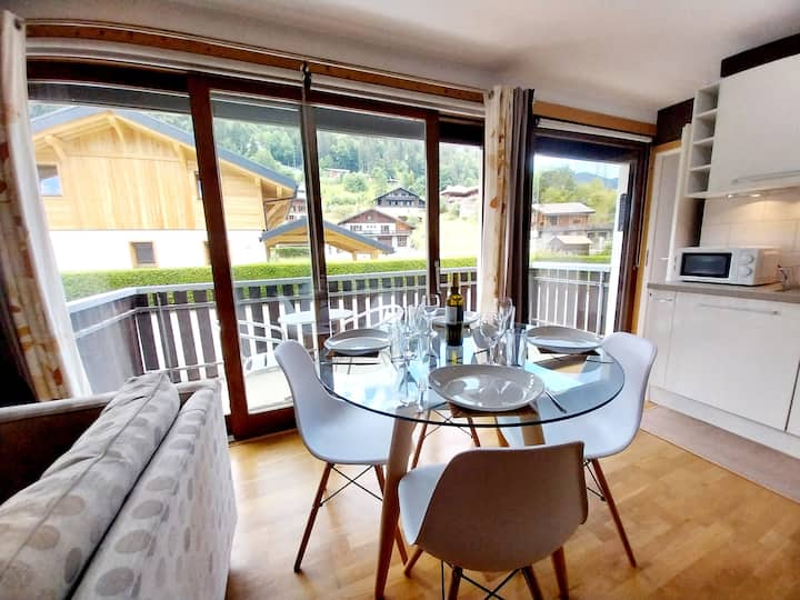 Bright Sunny 2 Bed Flat Calm Area With Parking - Morzine