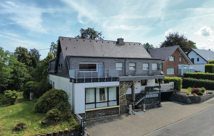 Monschau Group Stay | 20 Guests & Sauna - Bütgenbach
