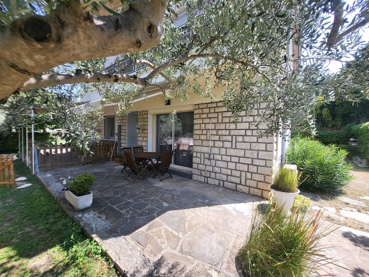 6 Couchages - Clim - Jardin- Parking & Wi-fi - Volonne