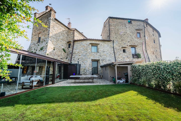 Castello Di Tignano: Torre E Villa - Poggibonsi