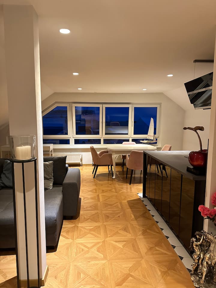 Helle Große Wohnung - Raunheim