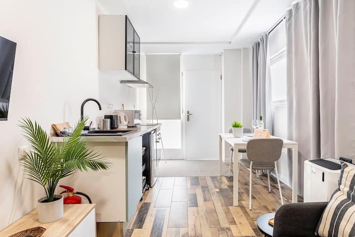 Guest Ready - Studio Moderne Pour Deux - Valencia