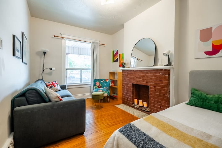 Charming 1910 Semi, Steps To Christie Pits - Toronto