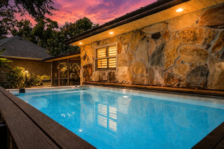 Lakeside Retreat Near Ami | Hot Tub Swim Spa - Lakewood Ranch, FL