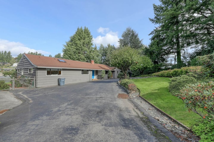 Incredible 3br Bayview Dog Friendly - Dock - Gig Harbor, WA