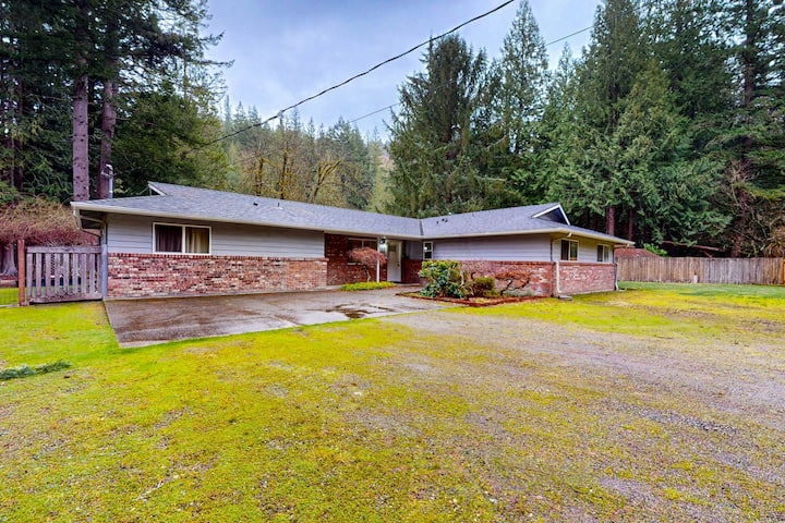 2br Lakefront Home W/dock, Firepit, Wood Stove, Ac - North Bend, WA