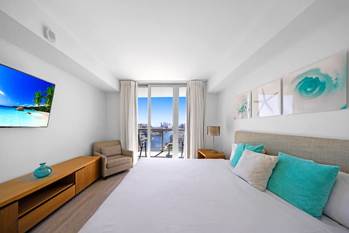 New! Beachwalk Resort 1br Ocean & Beach Access - Hallandale Beach, FL