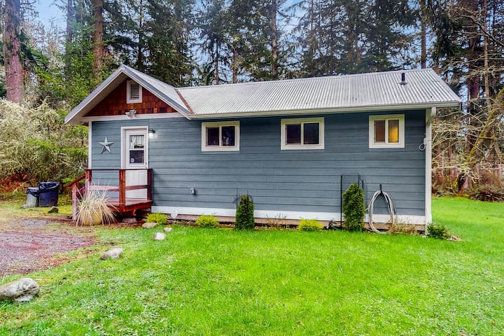 Secluded 1br Whidbey Island Cottage With Fire Pit - Whidbey Island, WA