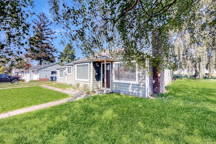 Charming 3br Home With Cozy Fireplace - Oak Harbor, WA