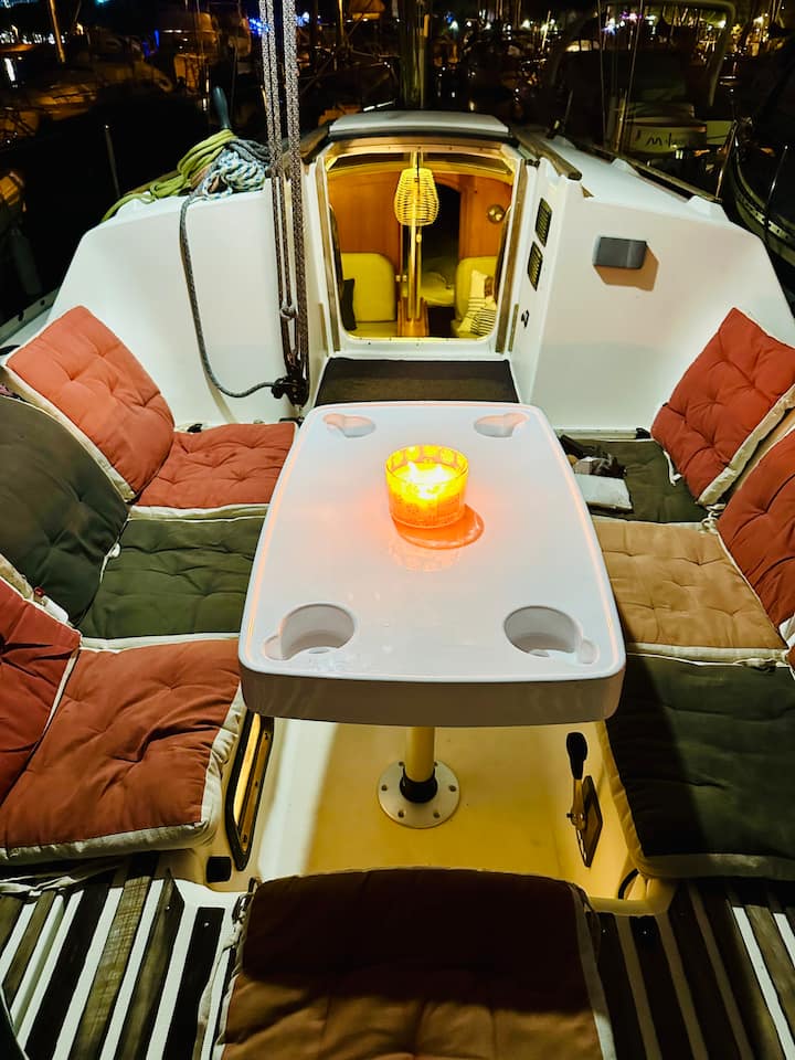 Logement Ou Nuit Insolite Sur Un Voilier - Vias