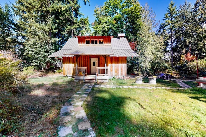 Cozy 2br Clinton Retreat With Firepit And Garden - Clinton, WA