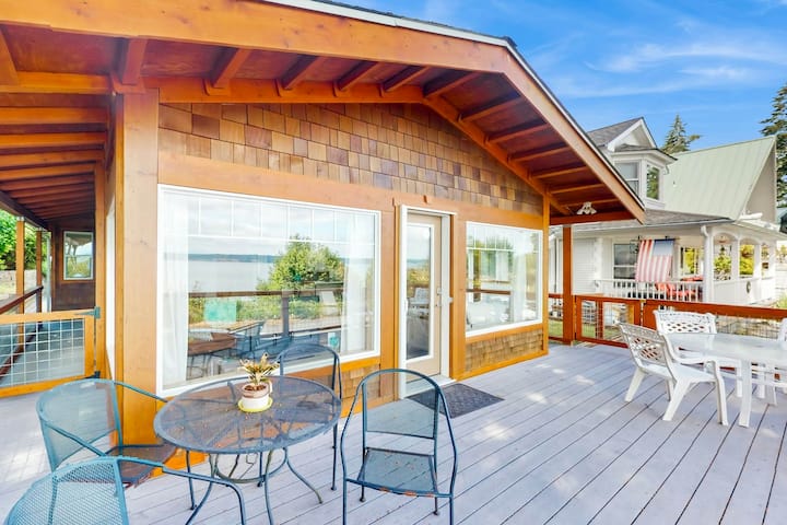 Oceanfront 1br Getaway With Patio And Deck - Langley, WA