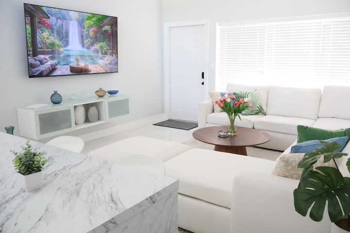 Modern Miami Garden Near Stadium And Hard Rock - Miami Gardens, FL