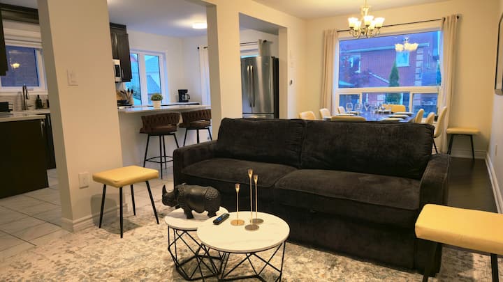 Comfy Spacious Home | 30 Min Yyz - Mississauga