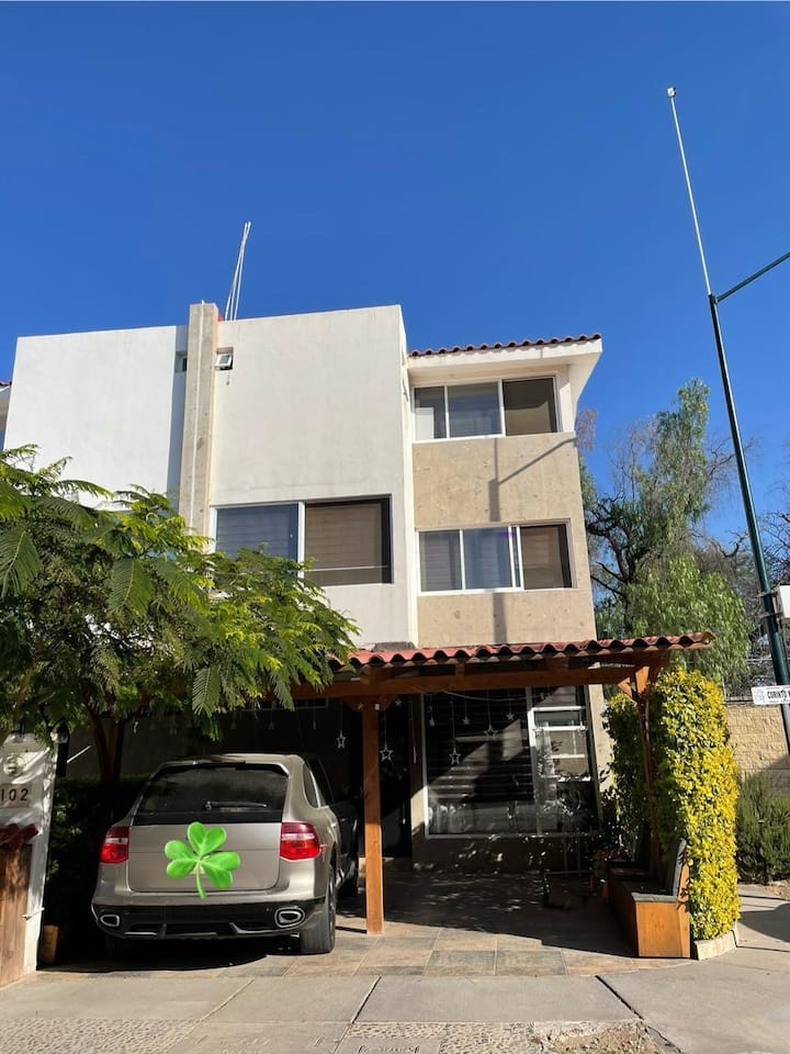 Casa Tabachin. Doy Factura 100% - León