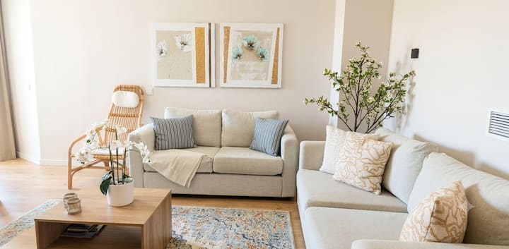 Suit Mijas | Stylish 3br Retreat With Pool & Gym - Mijas