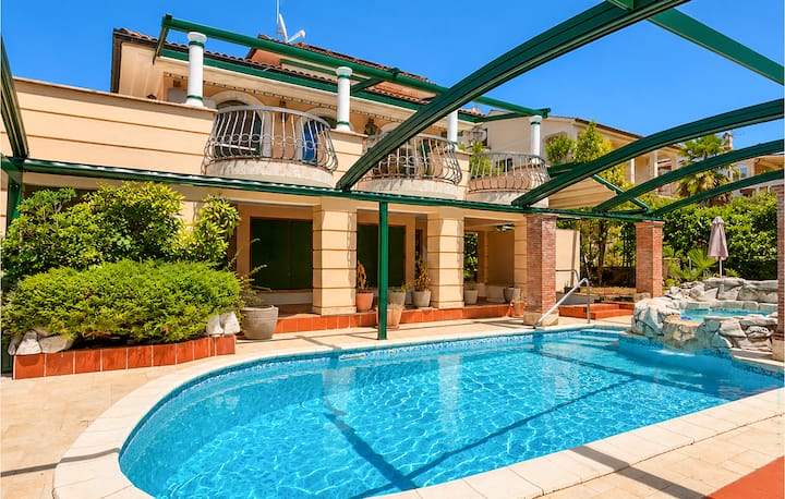 Awesome Home In Porec - Poreč