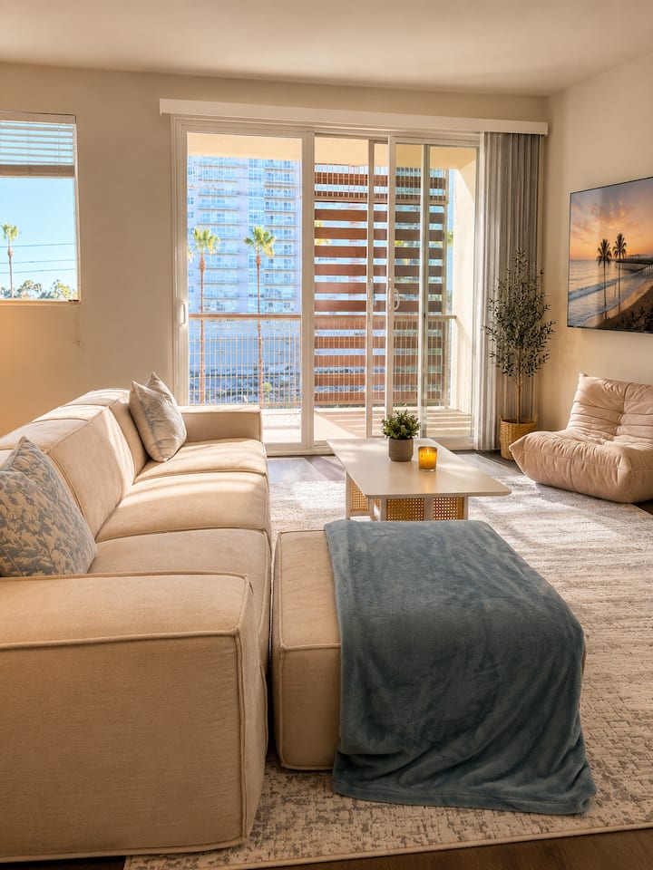 Marina Del Rey Loftpool Free Parking - Marina del Rey, CA