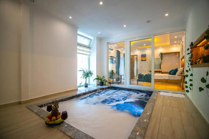 Saunalı Villa Mahzen - Kalkan
