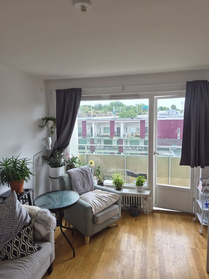 Mysig Lägenhet Nära Vattnet I Gröndal. - Stockholm